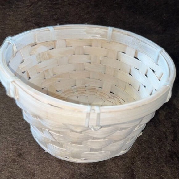 Accents | Round Whitewash Bamboo Gardens Arrangement Basket | Poshmark